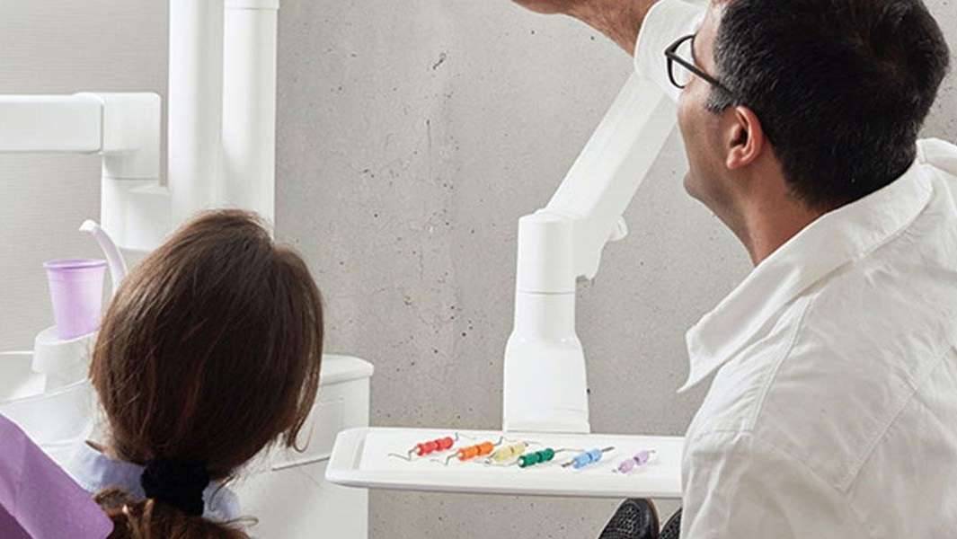 How to Know When to See a Periodontist Instead of Your General Dentist ...